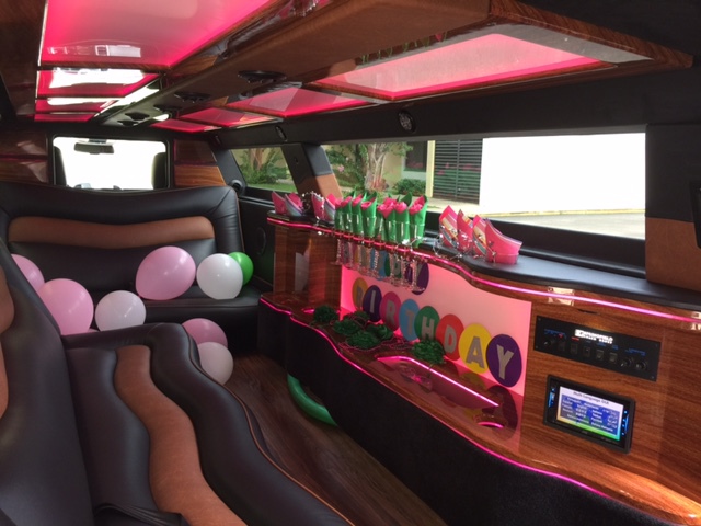 Theme park limo - Royal Transportation group offers theme park limo rides